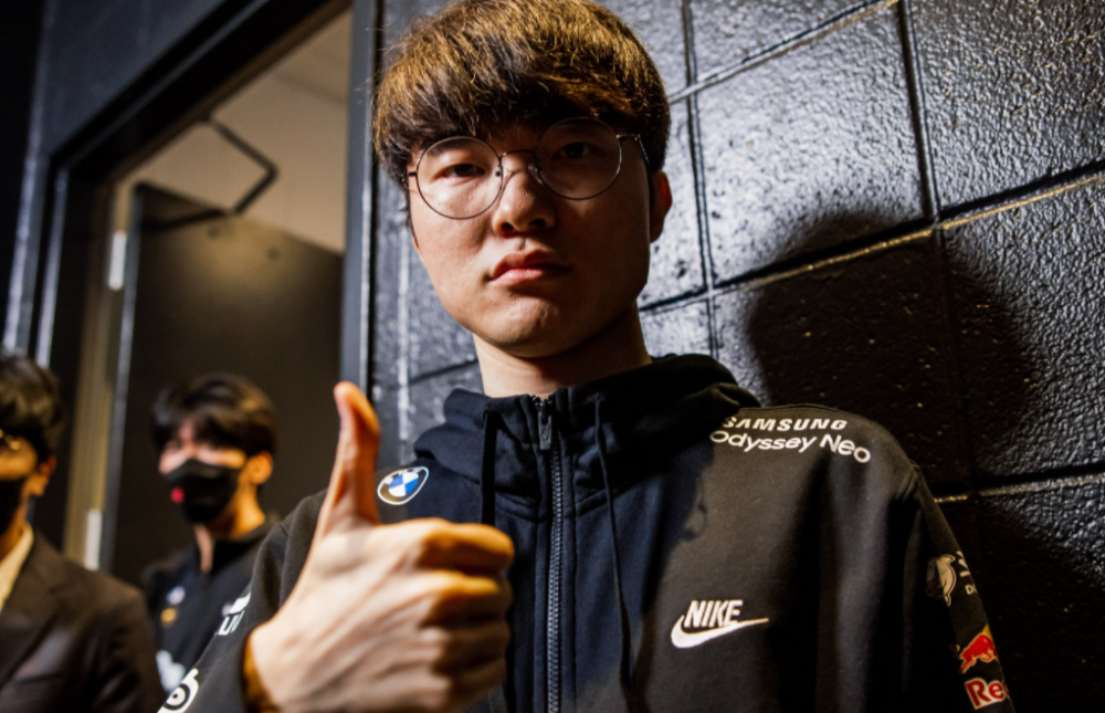 Pyosik连续丢龙！T1双杀DRX斩获赛点，Deft神情落寞_腾讯新闻