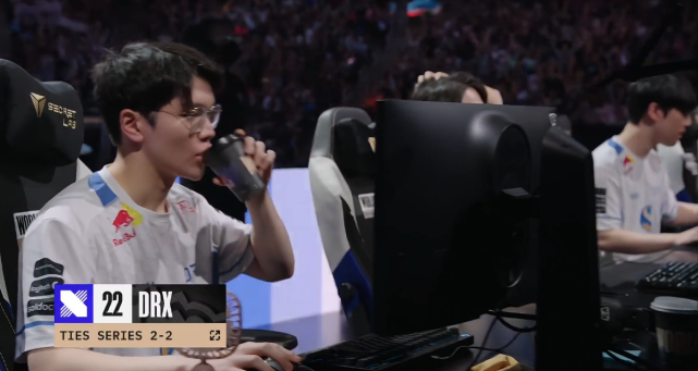 Kingen封神！DRX击败T1，Faker哑火，S12决赛响起战歌_腾讯新闻