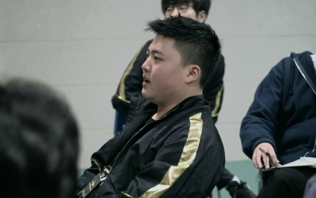 LOL：GEN官宣尺帝离队，LPL爆料人实名开团RNG，Uzi被迫退役_腾讯新闻