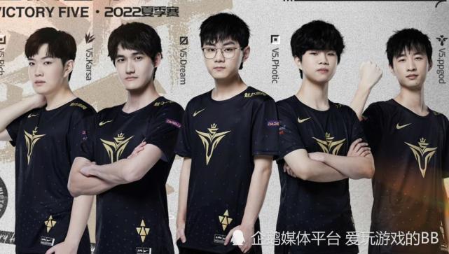 LPL选手再爆丑闻，Photic发不雅照给女网红，Jackeylove在线吃瓜_腾讯新闻