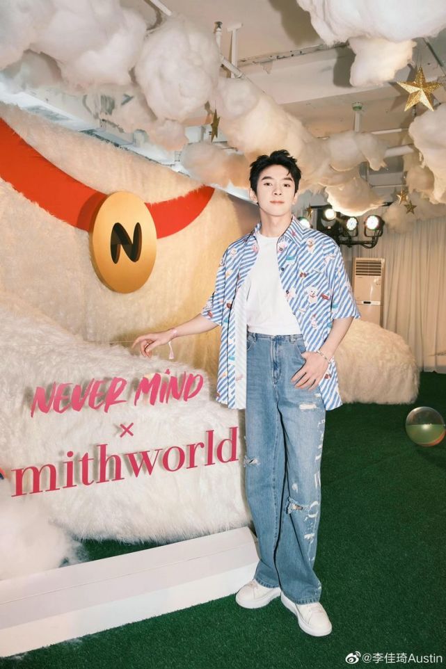 ELLE专访mithworld设计师Demon Zhang与创始人Tina：全新2023春夏系列【童年时光CHILDHOOD】_腾讯新闻