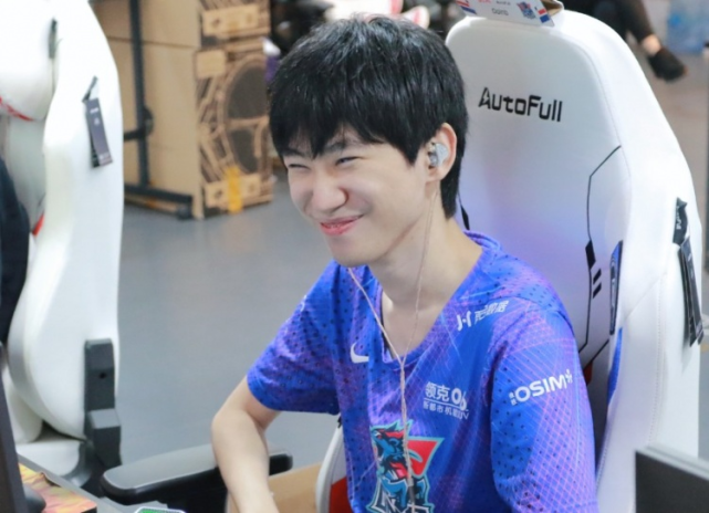 LOL：DK要官宣了，Doinb暗示冠军中野来LPL，GEN公布下路_腾讯新闻