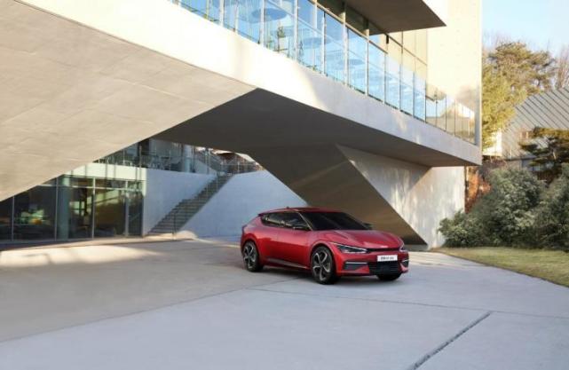 起亚EV6、Sportage接连斩获“年度汽车”大奖_腾讯新闻