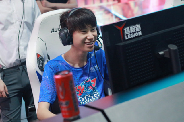 Doinb爆料EDG新赛季阵容：或将引入LNG上单Ale_腾讯新闻