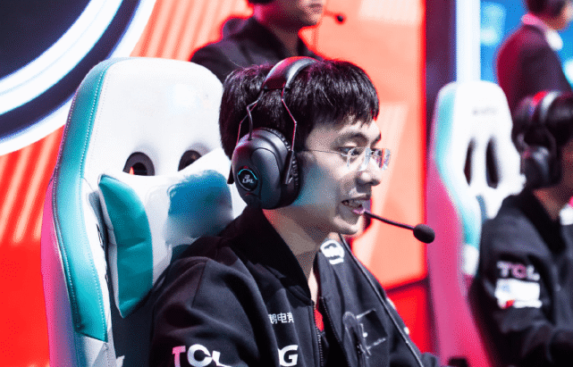 LOL：Doinb爆料EDG引援消息，上单阿乐已经确定了，接触小虎被拒_腾讯新闻