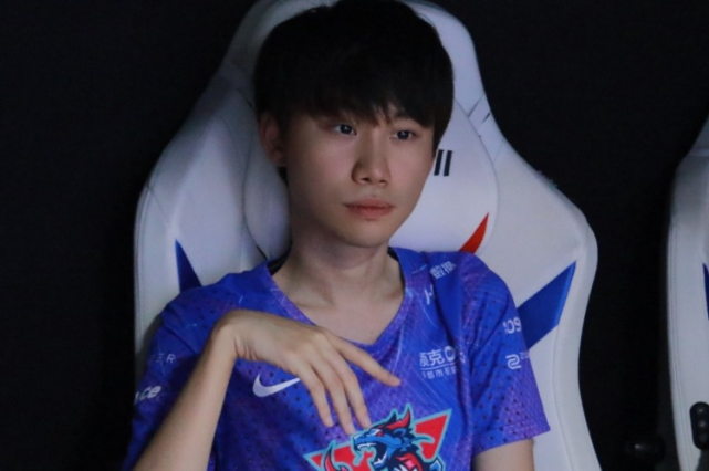 LOL：LNG官宣Doinb离队，大主播自曝退役，EDG全华班确定了_腾讯新闻