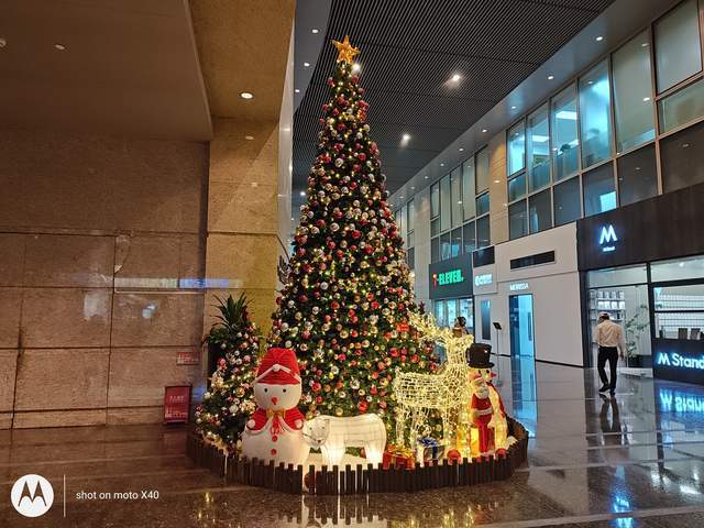 3399元起！moto X40首发评测：手机中的SUV，性能影像双巅峰_腾讯新闻