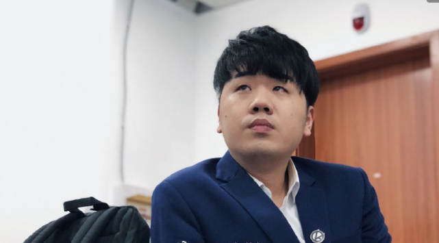 KPL：从MTG到AG超玩会，奶茶与bao教练再次搭档，位置却有所变化_腾讯新闻