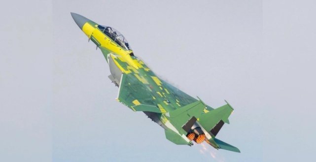 谁是最强四代半？歼16与美军F15EX，顶流巅峰之战，谁更强_腾讯新闻