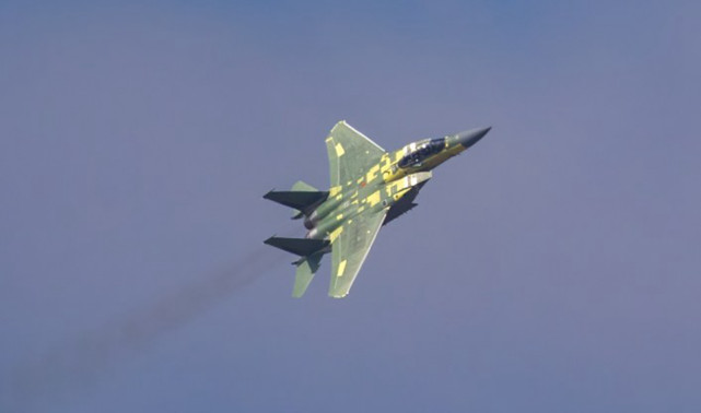 谁是最强四代半？歼16与美军F15EX，顶流巅峰之战，谁更强_腾讯新闻