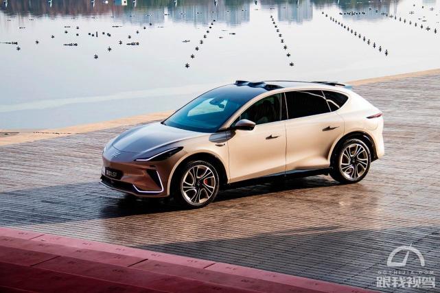 静态体验智己LS7，对标蔚来ES7和小鹏G9，号称纯电版DBX_腾讯新闻