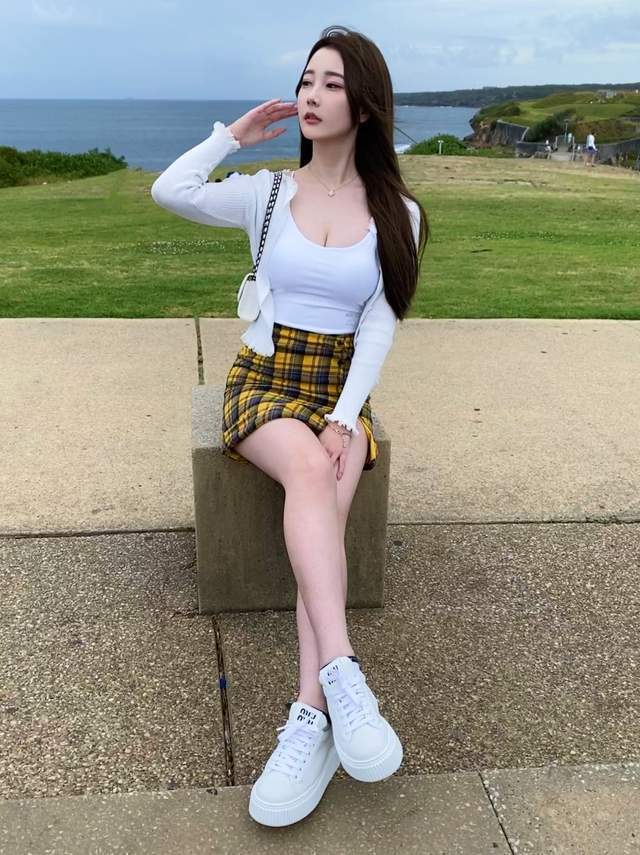 富有且慷慨，LPL英文流解说Kitty小姐姐外形吸睛，而且还是阿水粉丝_腾讯新闻