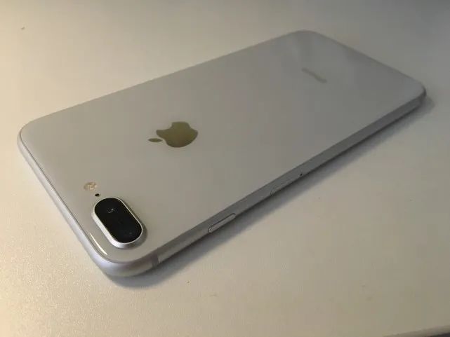 还有多少人在用iPhone8P？你觉得这款苹果手机能再战几年？_腾讯新闻