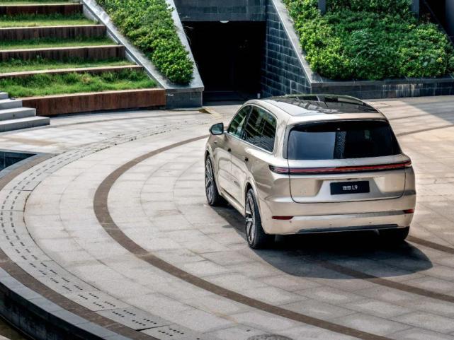 理想L5，不是SUV，不低于20万！李想一句话，透露哪些重要信息？_腾讯新闻