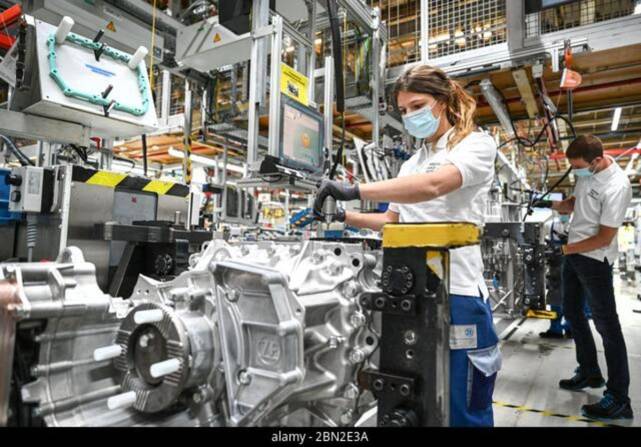 专攻大排量！解析采埃孚TraXon2代AMT，不止是换档更快_腾讯新闻