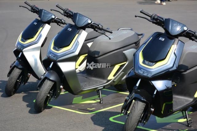 ZEEHO极核AE6＋电摩上市 售11980元_腾讯新闻