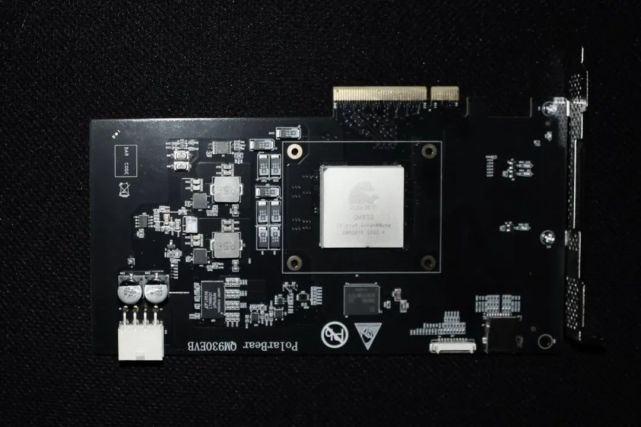 启明930｜北极雄芯发布国内首款基于异构Chiplet集成的智能处理芯片_腾讯新闻