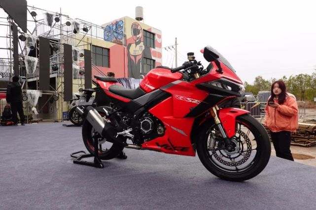 无极RR525发布，33980元，中量级运动利器！