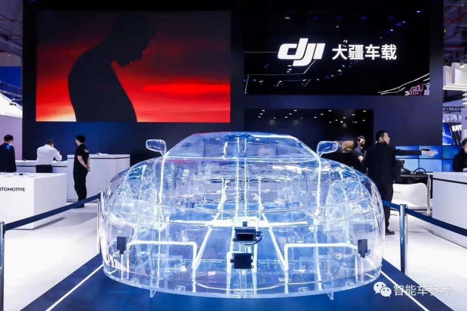 大疆千元级智驾方案炸场！纯视觉NOA，不依赖高精度地图，仅32TOPS算力_腾讯新闻