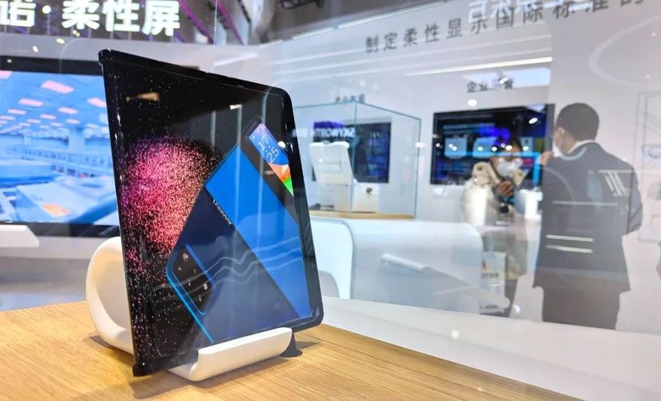 三星显示巨资兴建8.6代OLED产线，却很可能挑错了时机_腾讯新闻