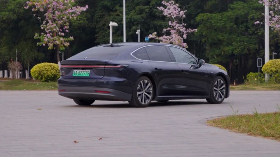 花50万买新能源，蔚来ET7能够让人们放弃56E选择它吗？_腾讯新闻