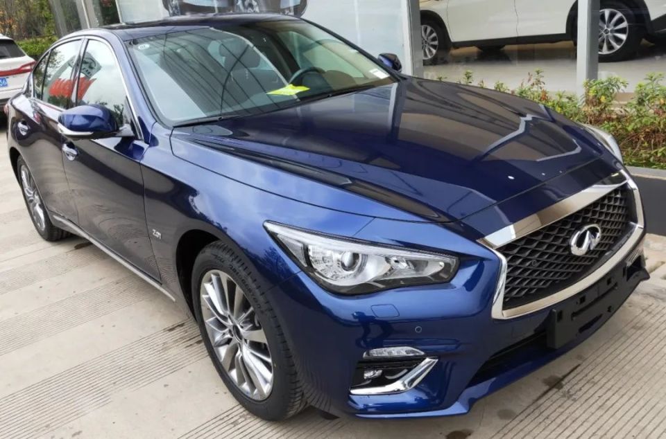 图文丨英菲尼迪Q50L落地价不到19万，这个价格还看雅阁？_腾讯新闻