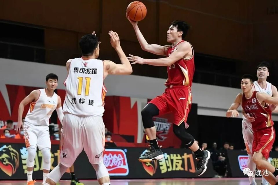 今晚！中超＋F1让路，CCTV5直播CBA半决赛，浙江男篮＋深圳争夺赛点_腾讯新闻