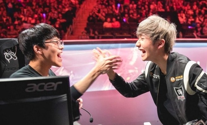 前ROX上单Smeb已剃寸头即将入伍_腾讯新闻