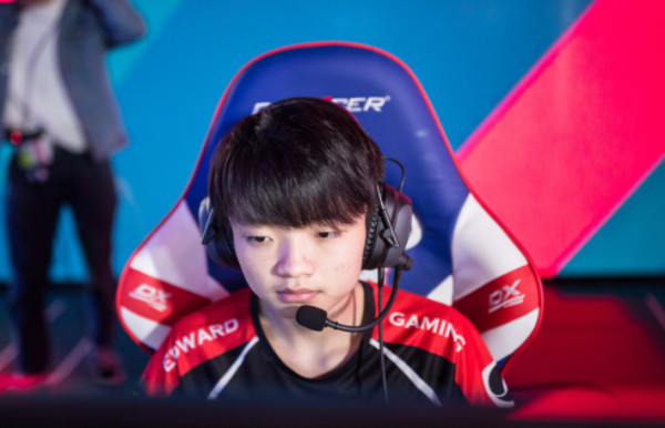 EDG大梁由新人挑！Haro获MVP iBoy暴躁四杀_腾讯新闻