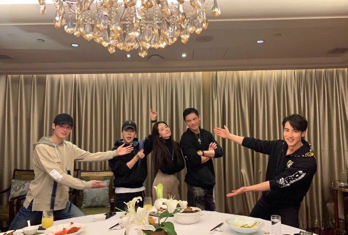 向佐郭碧婷拥抱视频向佐郭碧婷拥抱 随意云