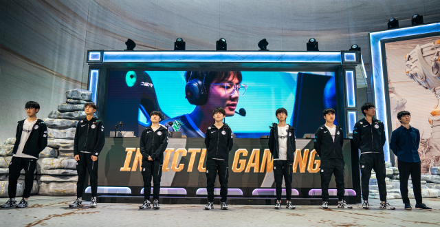 S9小组赛第8日：iG生死战碾压TL晋级八强 DWG头名出线_腾讯新闻