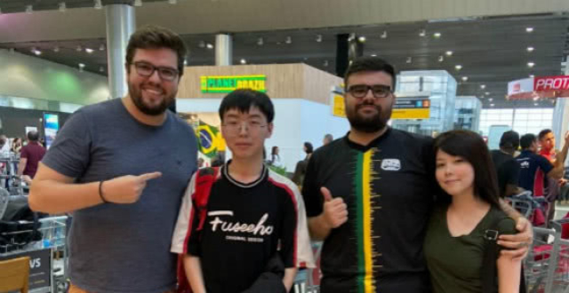 前RNG上单加盟INTZ战队 美女辅助Mayumi前往接机_腾讯新闻