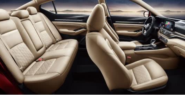 2.0T＋CVT，车身近5米，舒适“大沙发”日产这款车很强_腾讯新闻