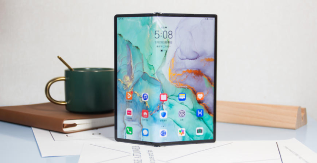 硬件+应用全进化！华为MateXs首发评测：「折叠」的不仅是屏幕_腾讯新闻