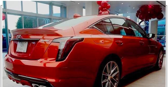 凯迪拉克CT5性能版进店实拍！3.0T＋10AT，网友：外观太低调了吧_腾讯新闻