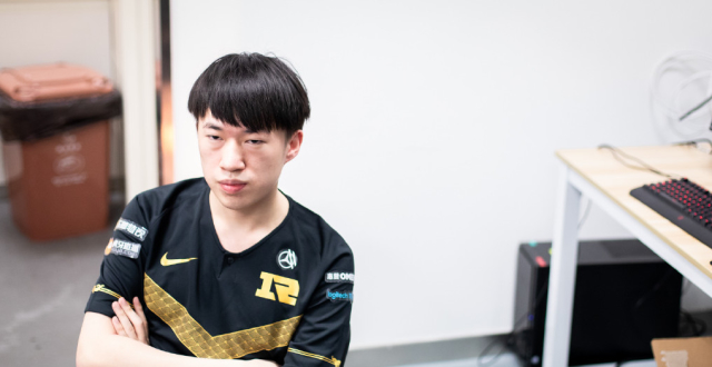 带着XLB RNG春之虎帝凌晨冲击韩服头名_腾讯新闻