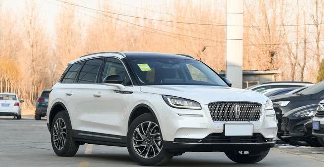 低调的豪华SUV，起步就245马力＋8AT，却只吃“粗粮”，还卖得亲民_腾讯新闻