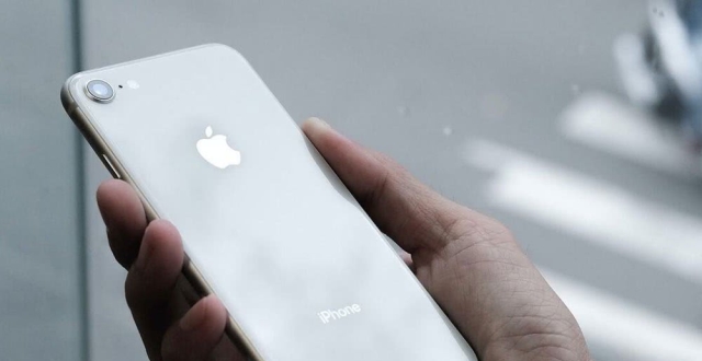 3299元的iPhone SE有能力跟“华米OV”叫板吗？_腾讯新闻