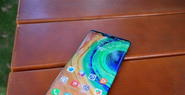 华为手机坐稳全球第二大位置：Mate 30、P30降价拉动销量_腾讯新闻