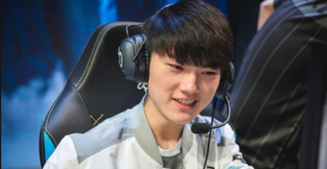 LWX专访谈冠军皮肤：选VN因为阿水，uzi才是我一直敬佩的偶像！_腾讯新闻