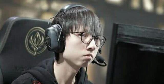 下一个UZI？Karsa直播谈JKL“队霸传闻”爆出JKL地位！_腾讯新闻