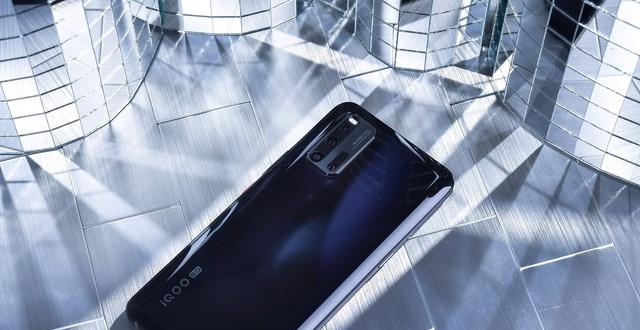 iQOO 120W超快闪充正式发布 15分钟充满4000mAh_腾讯新闻