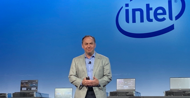 英特尔7nm芯片恐延期至2023年，美媒直呼“巨意外”_腾讯新闻