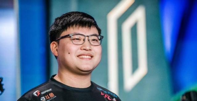 中国电竞名人堂公布！5大LPL选手入选：若风厂长UZI，和2位FMVP_腾讯新闻