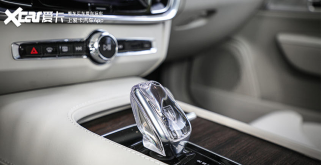 抢先试驾2021款沃尔沃S90 48V的处女作_腾讯新闻