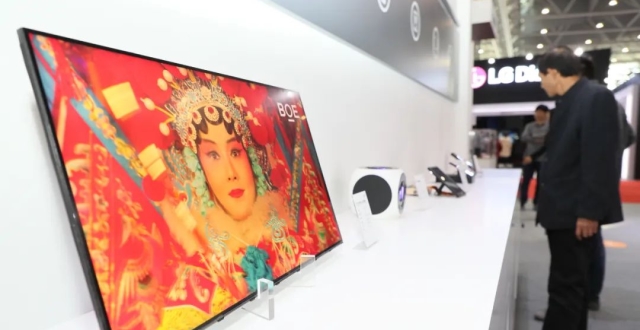 一文读懂京东方、TCL华星、三星显示和LGD之间的复杂关系_腾讯新闻