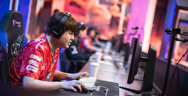 S10小组赛：JDG复仇DWG仍居小组第二 PSG和RGE止步十六强_腾讯新闻