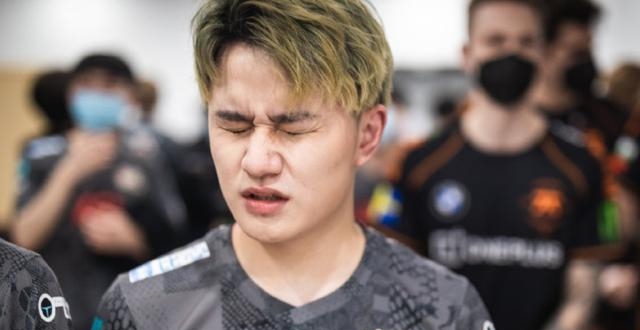 LGD出局瞬间：小花生苦笑，kramer表情凝固，兮夜的神态令人揪心_腾讯新闻