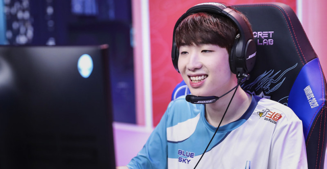 英雄联盟S10八强赛：DWG3-0完胜DRX 继LCK夏决后再零封对手_腾讯新闻