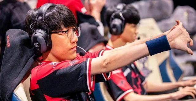LOL“传奇战队”散伙！曾12连胜力压SKT，笑笑：Theshy手太重_腾讯新闻